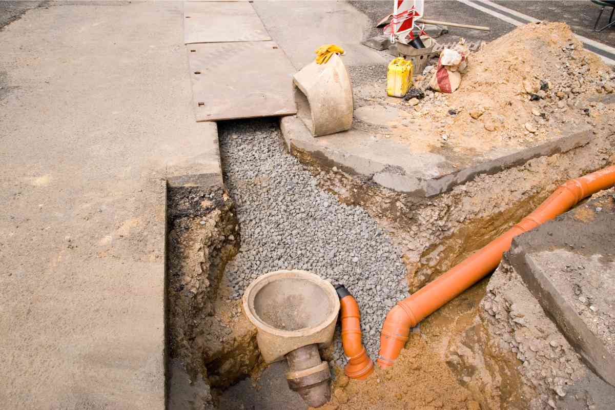 Top 5 Signs of Clogged Sewer Line (Key Causes & Fixes)