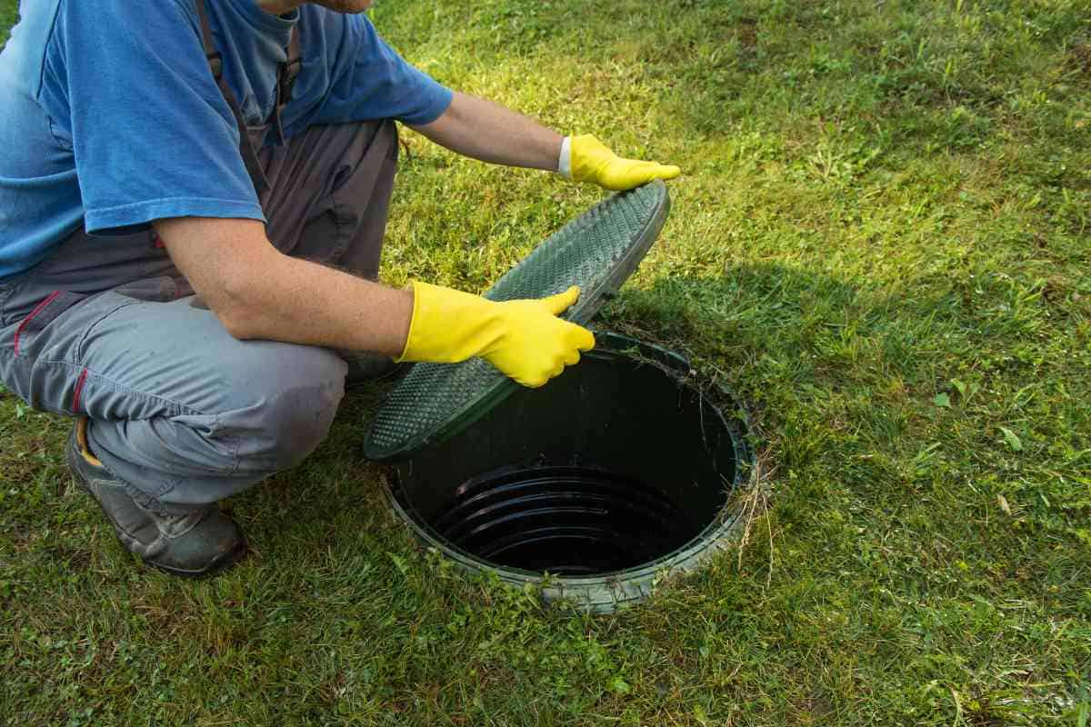 Top 4 Signs of a Clogged Septic Line (Explained)